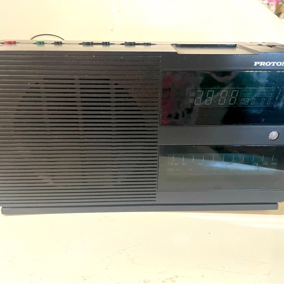 Proton | Portable Audio & Video | Proton 32 Amfm Dual Alarm Clock Radio ...
